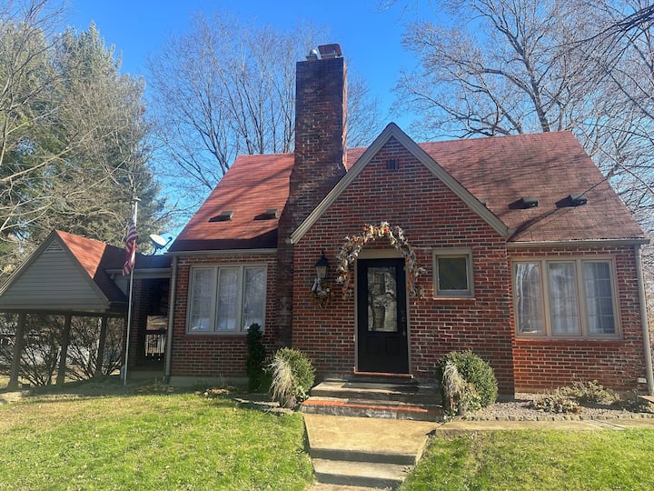Perrine Cottage - Farmington, MO