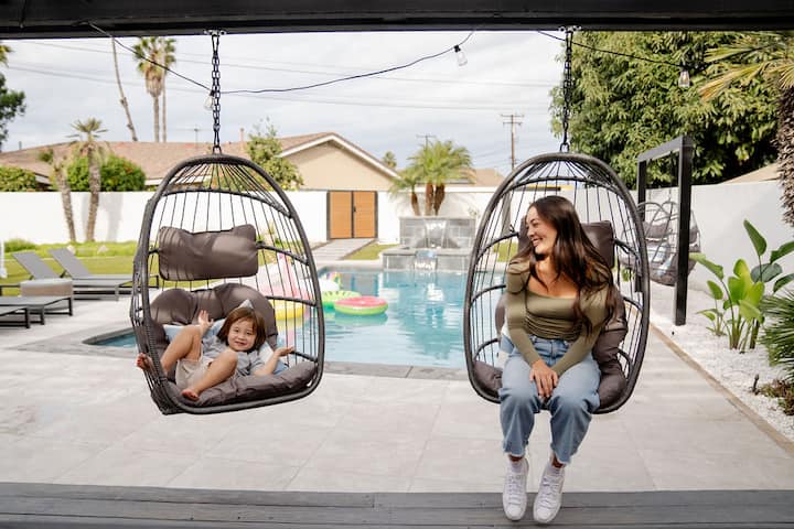 Disney Retreat W/ Heated Pool, Theater & Firepit! - Anaheim, CA