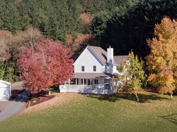 New Listing! Cellar’s Choice Retreat - Sherwood, OR