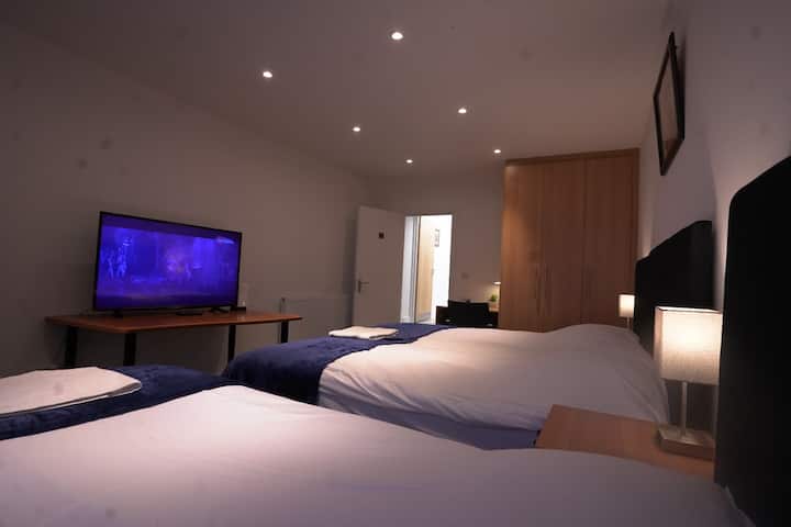 Budget Stay Near Heathrow Airpt. - Hounslow