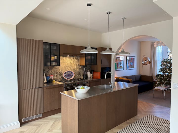 Renovated Victorian Terrace - Leyton