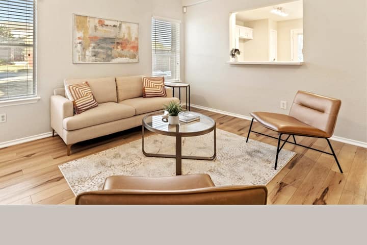 Comfortable In Great Location! - Cedar Park, TX