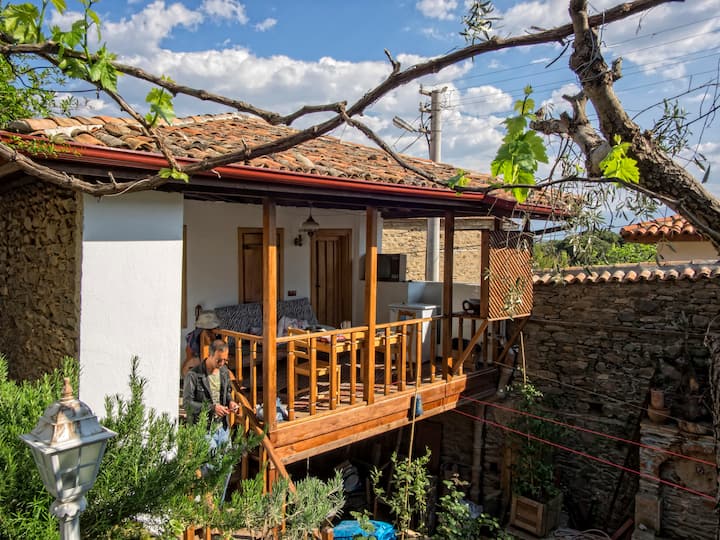 Mai Siyah Kaynana Evi - Ödemiş