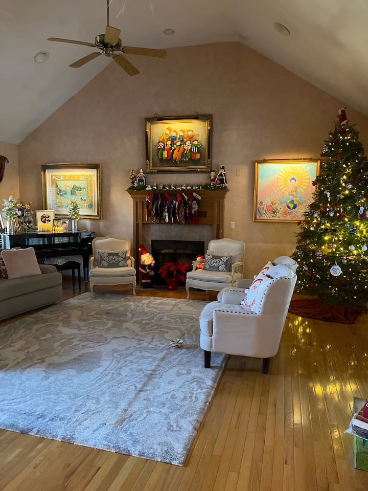 Elegant Home Away From Home - Nashua, NH