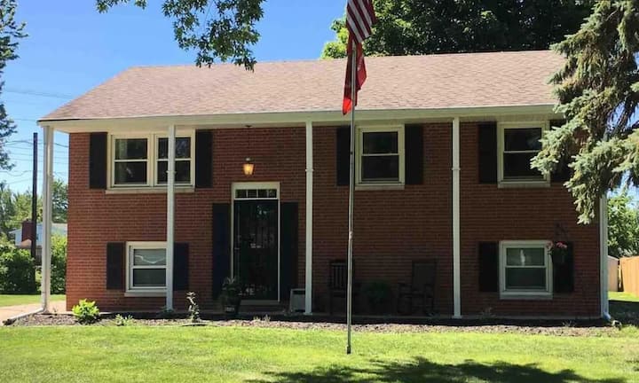 Charming Colonial - Kokomo, IN