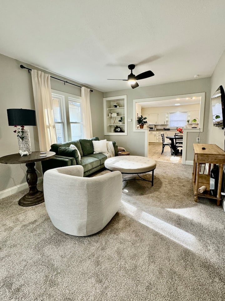 Midtown Bungalow - Saint Joseph, MO