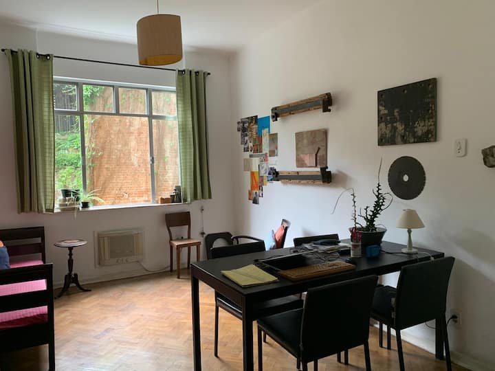 Acorde Com Passarinhos, A Dez Minutos Da Lapa. - Rio de Janeiro