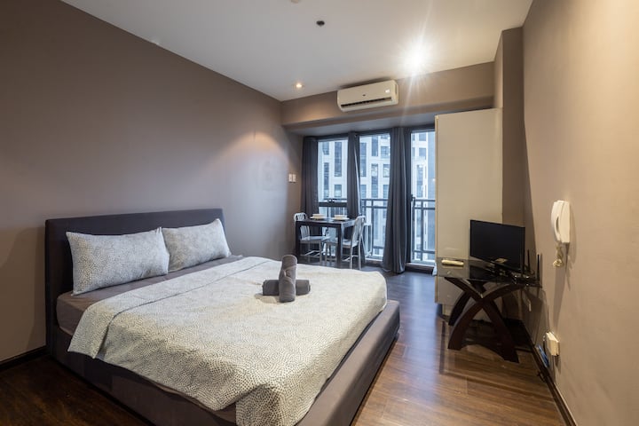 Comfy  Studio In Century City - Knightsbridge! - Makati