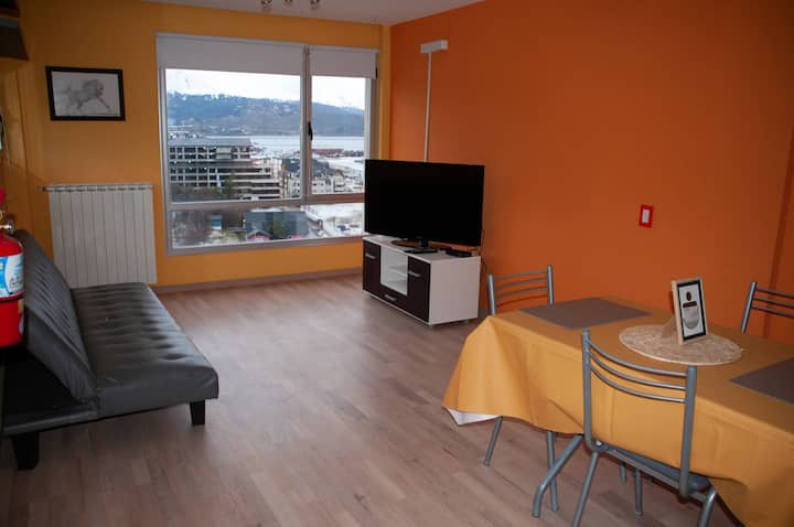 Bahía Fueguina Con Hermosa Vista Al Canal Beagle - Ushuaia