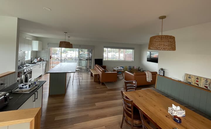 Top Level Driftwood Beach House - Tathra