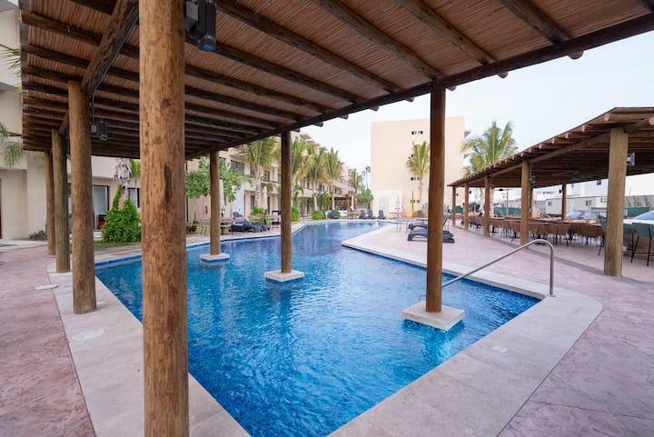 Mazatlán: Sun, Beach, And Pools - 馬薩特蘭