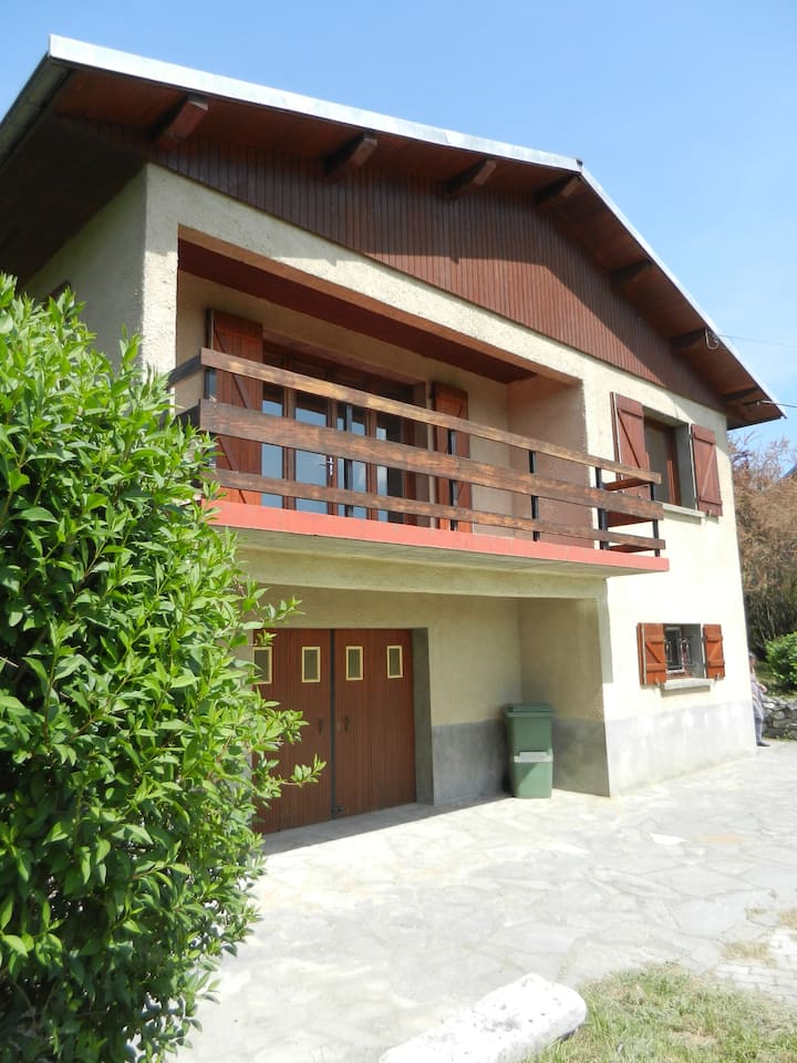 Maison De Charme Apaisante - La Mure