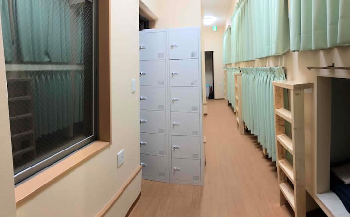 Wa N Wa 2-capsule Bed Dormitory - Osaka, Japan
