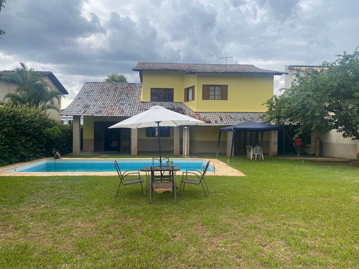 Casa Aconchegante à Beira Lago - Brazilya