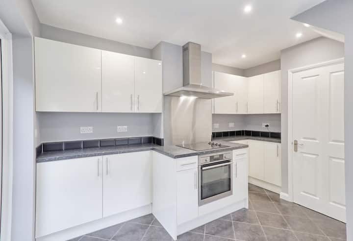 Home Away From Home
3 Nights Minimum Booking - Thurrock