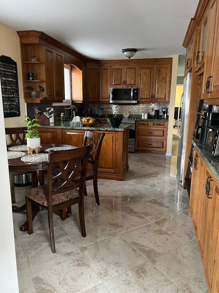 Feel Like Your Home - Bradford, ON, Canada