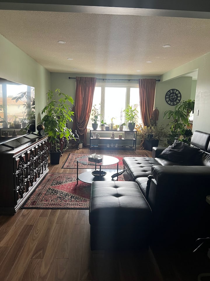 Feel Like Your Home - Bradford, ON, Canada