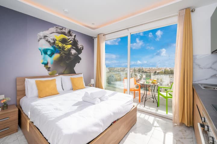 St Julian's Town View Suites With Communal Pool 1 - Malta
