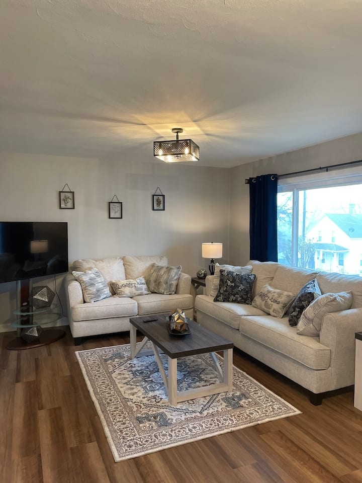 Brick Ridge Retreat - Goose Lake, IA