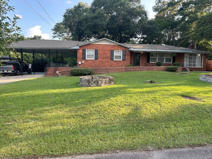 Spacious 4-bdrm, Awesome Augusta - Augusta, GA