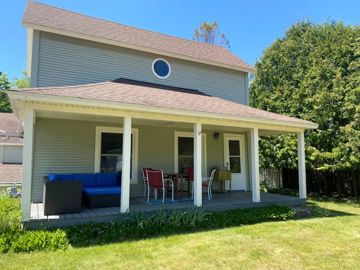 Historic 3 Br House On North Side Of The Bluff! - Petoskey, MI