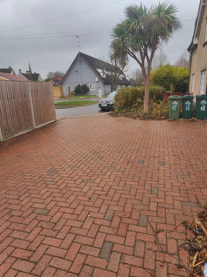 Your Place Near Heathrow - Entire House - Hounslow