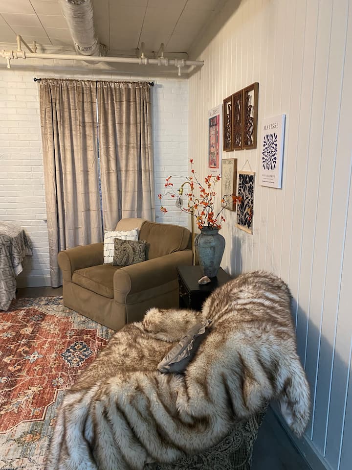 Cozy In Downtown Hickory - Hickory, NC