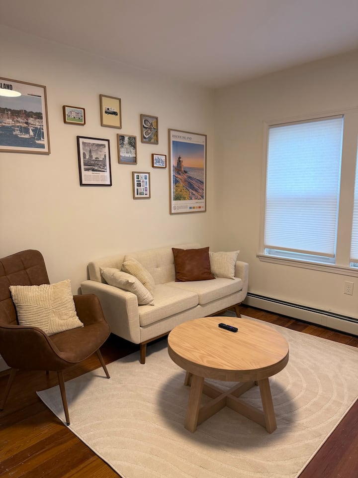 Spacious Elmhurst Apartment - Providence, RI