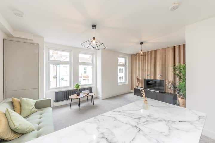 Stunning 2 Bedroom London Flat W/ Luxury Bathroom - London