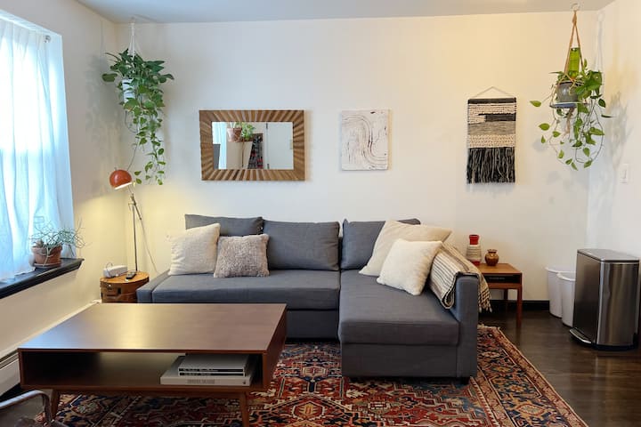 Beautiful Bushwick Bungalow W/backyard - Manhattan, NY