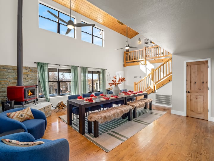 Sleeps 26 | Pickleball | Hot Tub | Fire Pit | Bbq - Oakhurst, CA