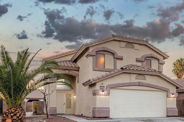 Modern 4br Home Near Lv Strip - North Las Vegas, NV