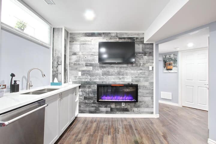 Deluxe Apartment - Brampton