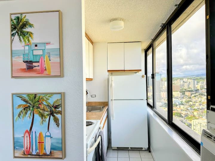Waikiki Studio, Stunning Views! - Hawaii