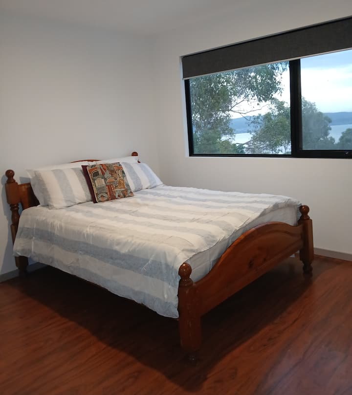 Home In Tolmans - Hobart