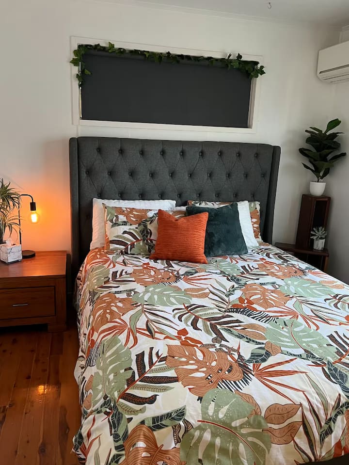 The Retreat - Garden View Room - Moranbah