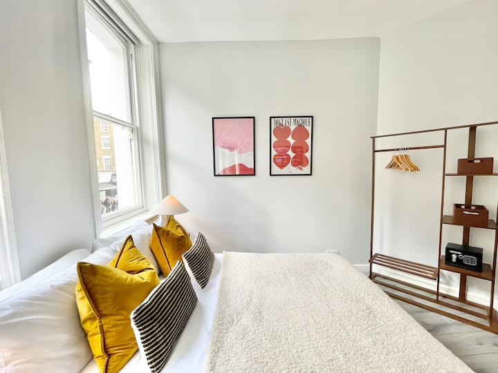 Bright Room For 2 In Soho - Londres