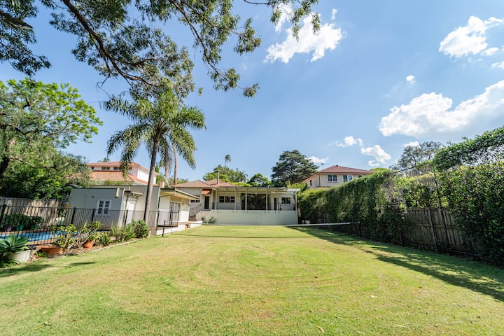 Stylish 6br Strathfield House – Tennis & Billiard - Sydney