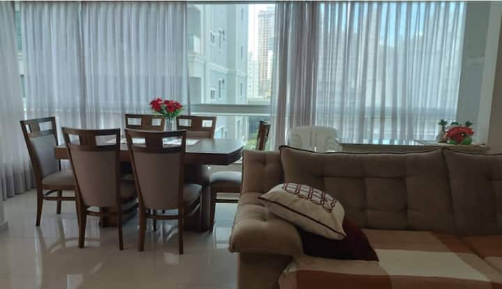 Apartamento Em Meia Praia – 3 Quartos E Terraço - Itapema