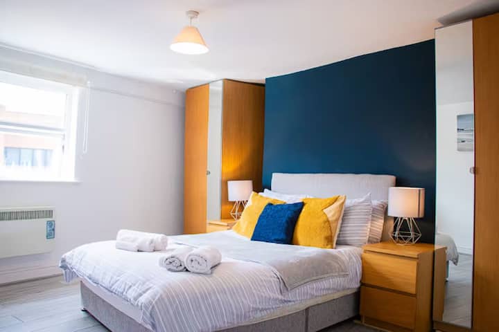 Cozy Reading Flat- Sleeps 4-5 - Select Car Leasing Stadium