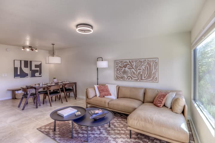Ventana Luxe | Design-driven 2br Condo Near Sabino - Catalina Foothills, AZ