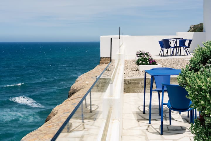 Private Cliffside Escape (7br) · Incredible Views - Sintra