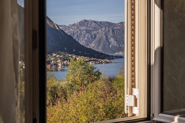 3 Bedroom Apartment In Dobrota - Kotor