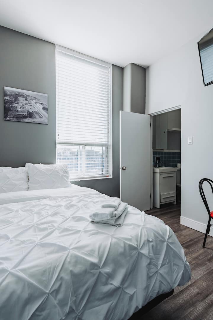 Execurooms -Rm. 212- Single Room - Port Huron, MI