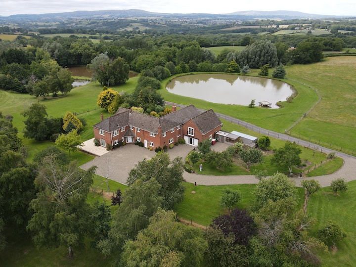 Family Celebration & Hen Parties, Sleeps 26 - Bewdley