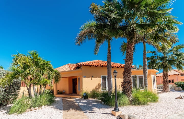 Gilligan's Villa 2 Min To Beach! - Aruba