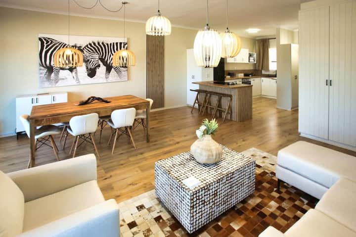 Sunset Lounge | Visit Langebaan - Langebaan