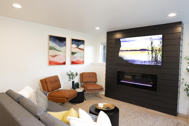New Cozy & Mesmerizing 2bdrm Home - W/ Fire Place - Vancouver, WA