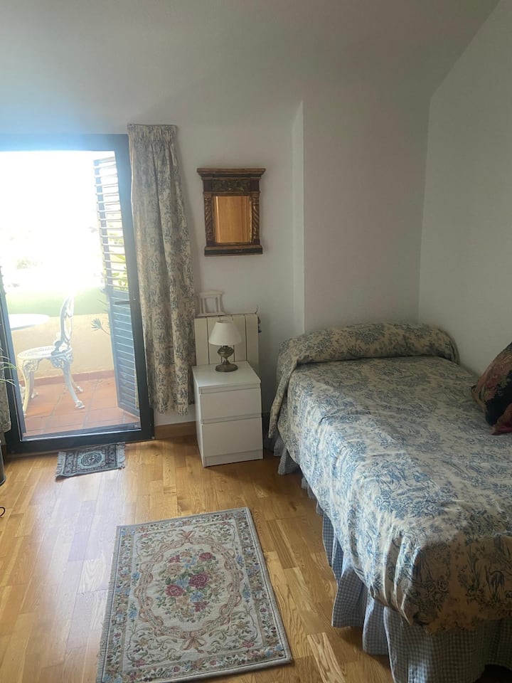 Habitación Con Terraza Y Desayuno Para Singles - Toledo