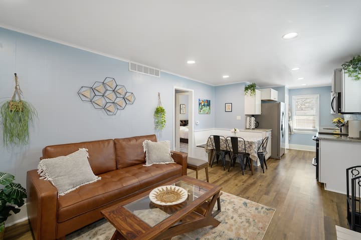 Pet Friendly 3br 2ba Near Drake - Des Moines, IA